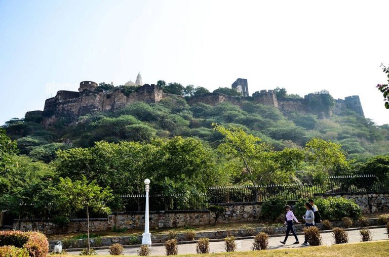 Know about the forts in and around Jaipur - Jaipur Stuff